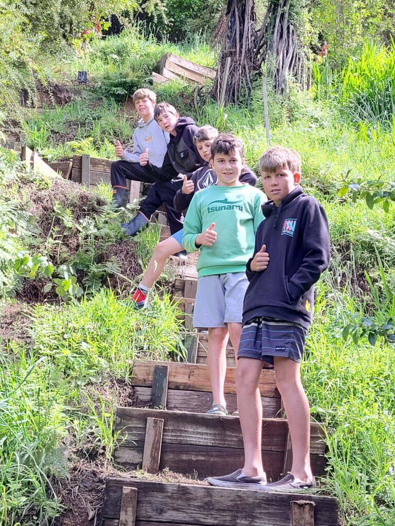 Enviroschools | Ākonga step up to steep project at Ōakura School